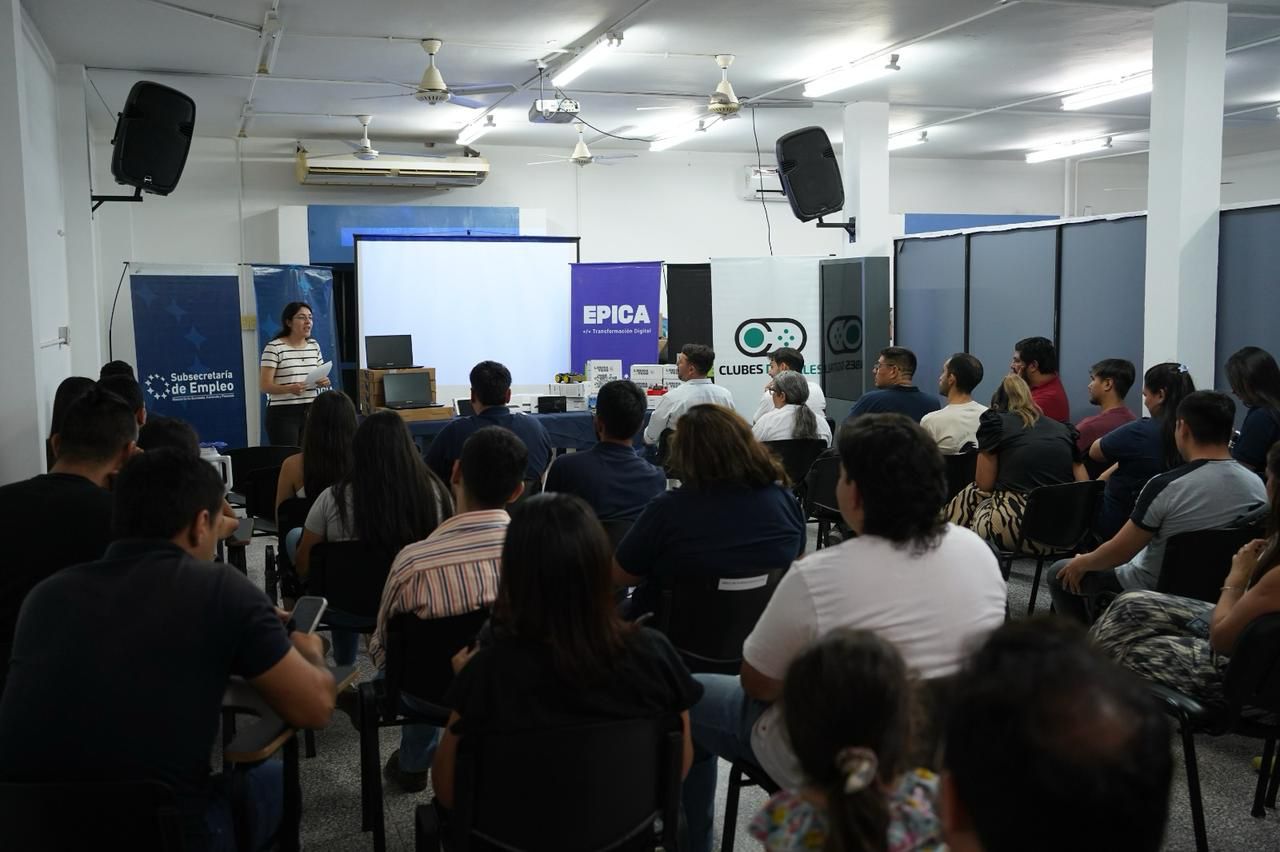 Entrega de insumos tecnológicos para fortalecer los Clubes Digitales en ...